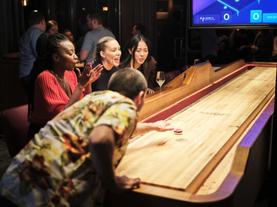 Tech shuffleboard - Zagrywki Warszawa
